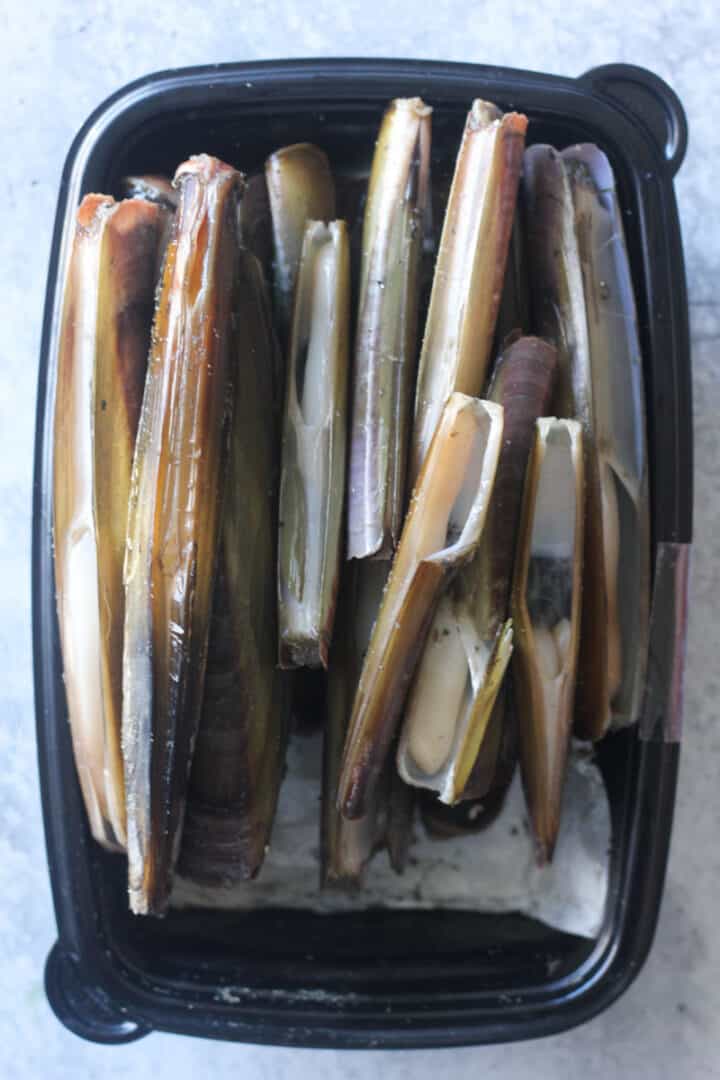 EASY Sauteed razor clams Spanish style - The Top Meal